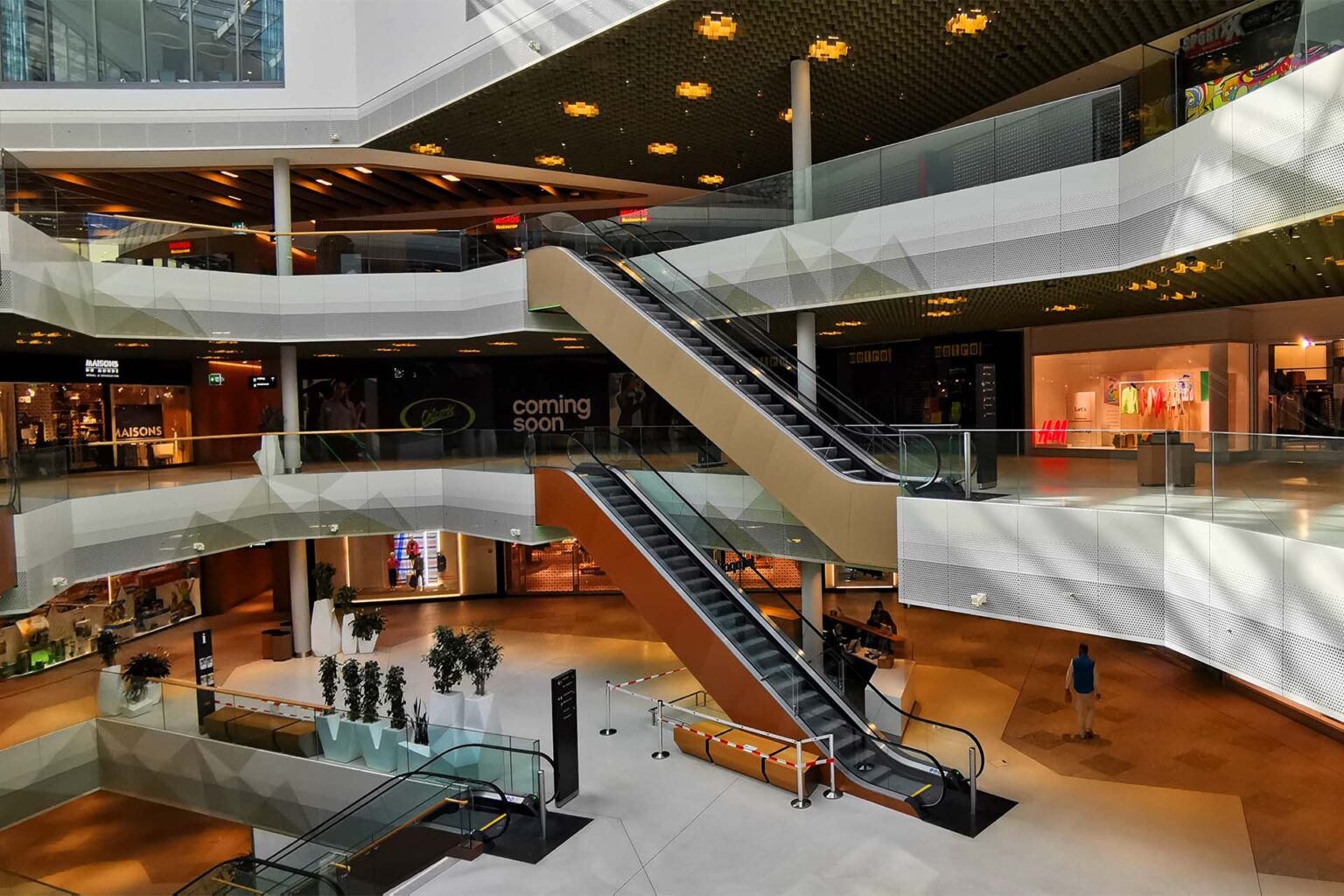 Mall of Switzerland: TOP Shopping experience near Lucerne | Switzerland