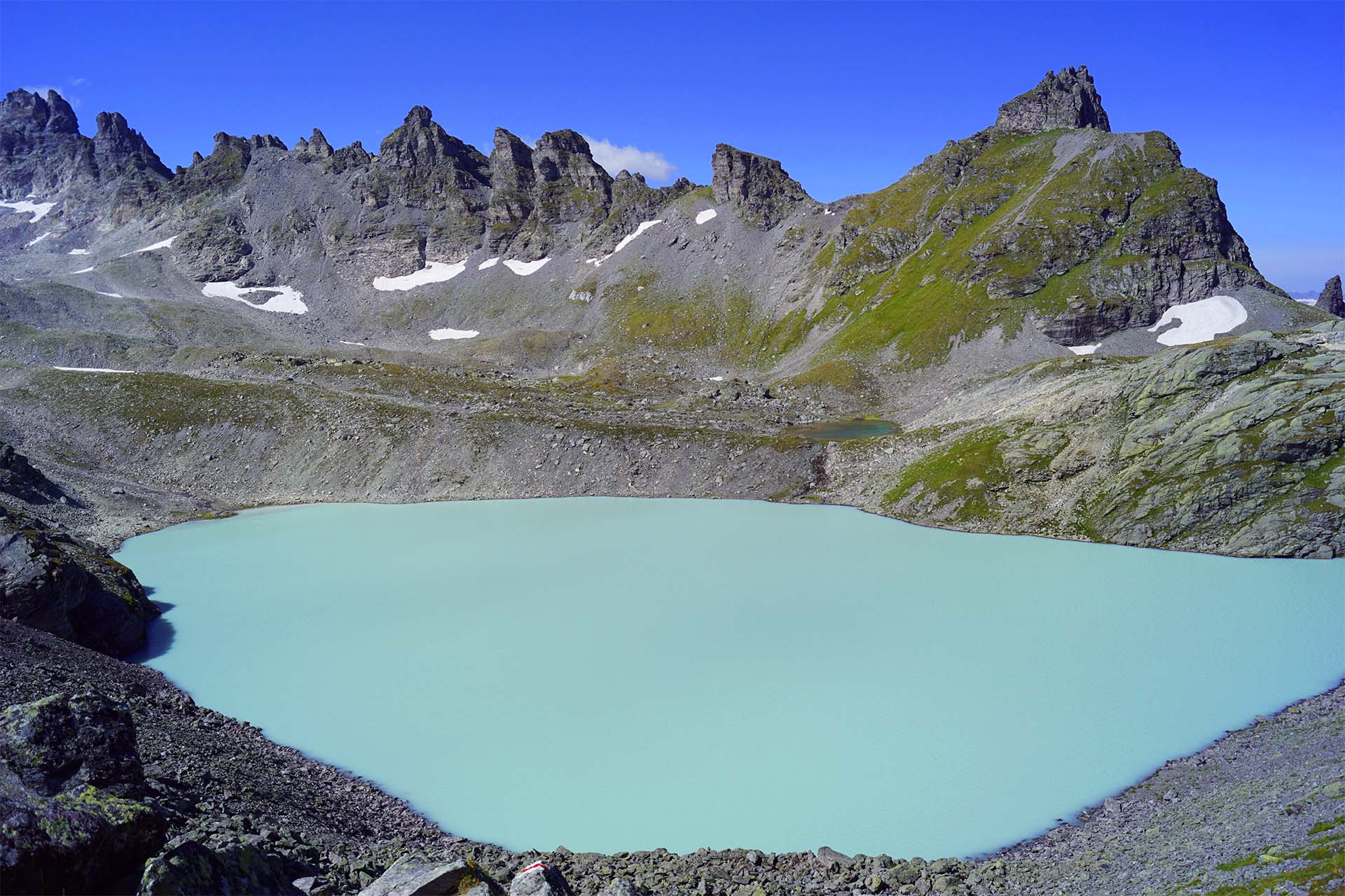 5 Lake Hike Pizol | The probably most beautiful hike in Switzerland