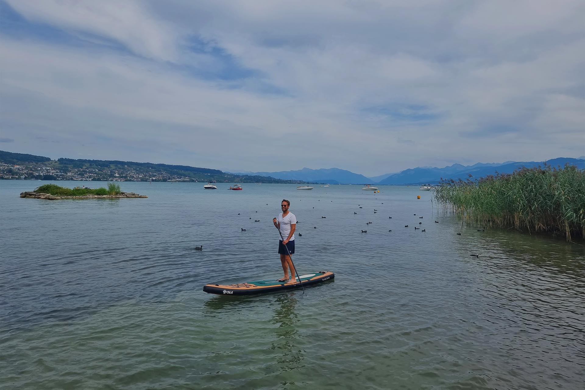 Die 14 schönsten Stand-Up-Paddling-Seen der Schweiz (SUP) Die 14 schönsten Stand-Up-Paddling-Seen der Schweiz (SUP)