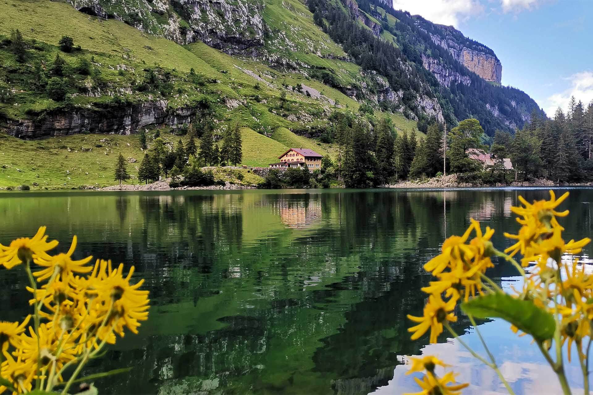 Lake Seealpsee: A picturesque dream hike in the Swiss Alps