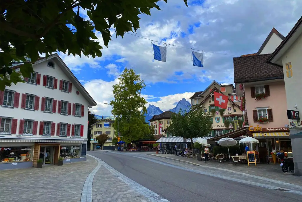 Brunnen Switzerland (2023): The DREAM village at Lake Lucerne ...