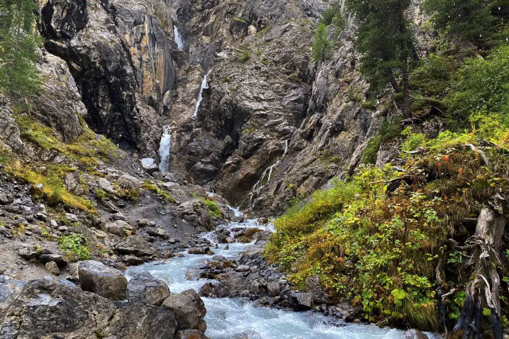 31 most beautiful waterfalls in Switzerland to visit 2023