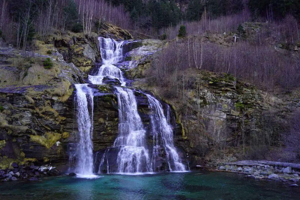 31 most beautiful waterfalls in Switzerland to visit 2023